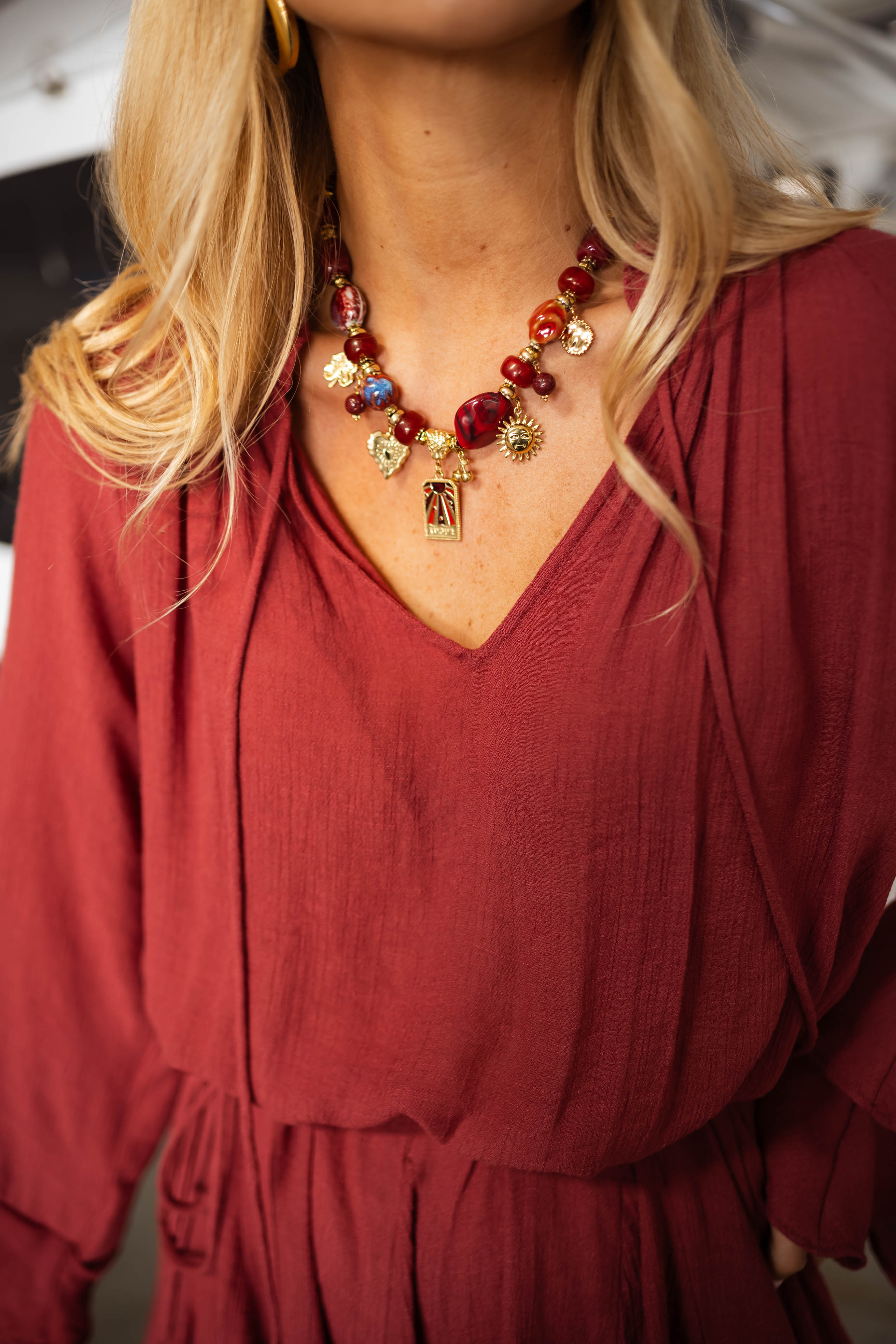 Olpha Necklace - Burgundy & Golden – Easy Clothes