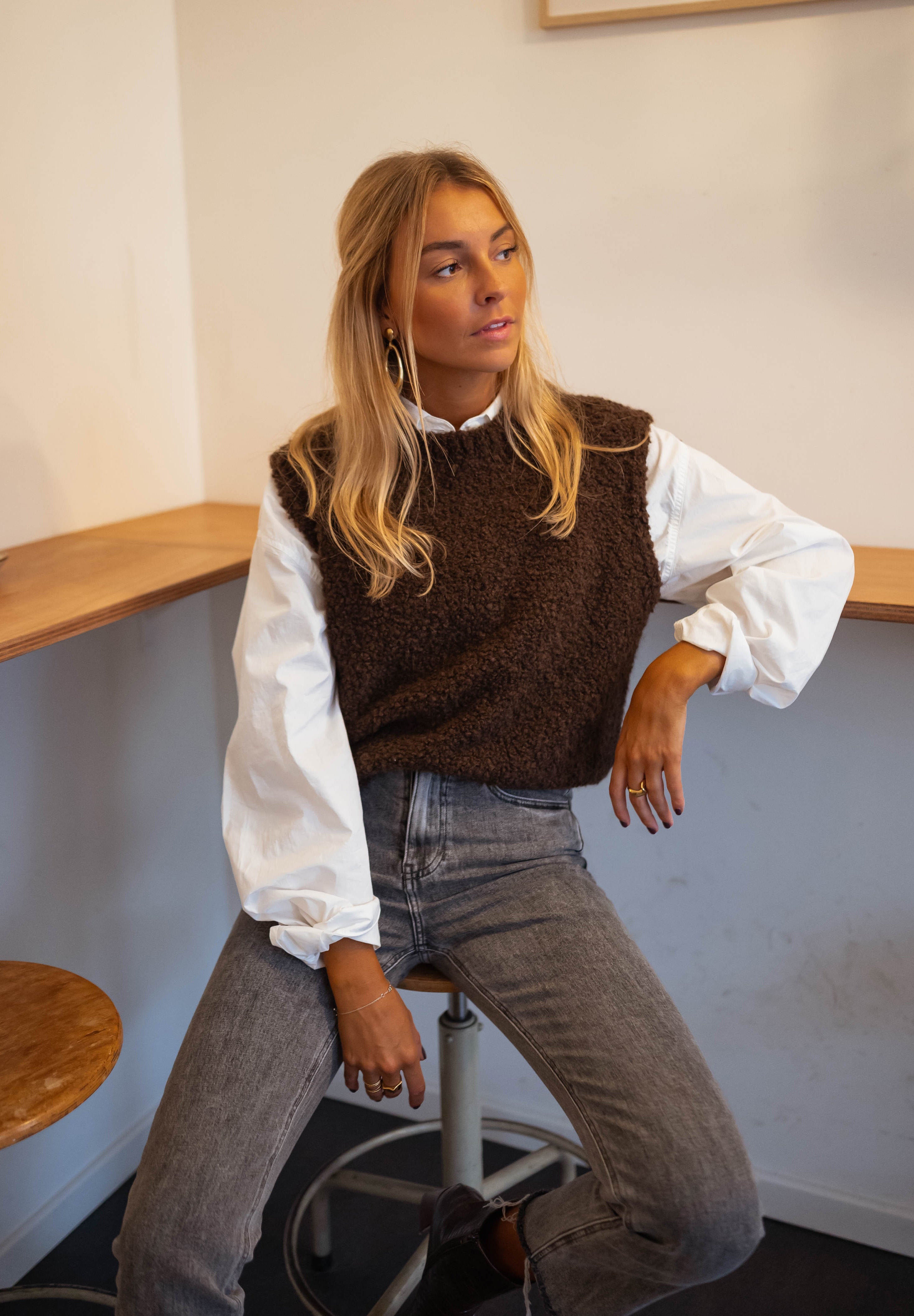 Jaily Sweater - Chocolate - Sleeveless – Easy Clothes